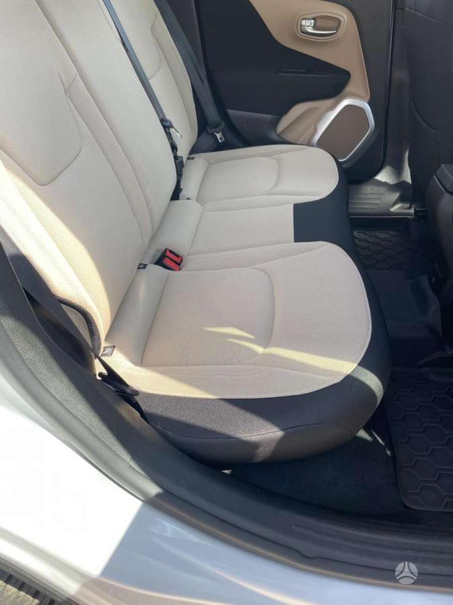 Pelēks Jeep Renegade 2017 Viļņa, ar dzinēja tilpumu 1.37 L un nobraukumu 112 tūkst. km par 8950 €, foto 12 vietnē AUTOMOTO.COM.LV