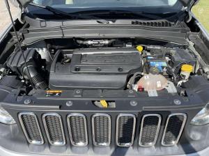 Pelēks Jeep Renegade 2017 Viļņa, ar dzinēja tilpumu 1.37 L un nobraukumu 112 tūkst. km par 8950 €, foto 24 vietnē AUTOMOTO.COM.LV