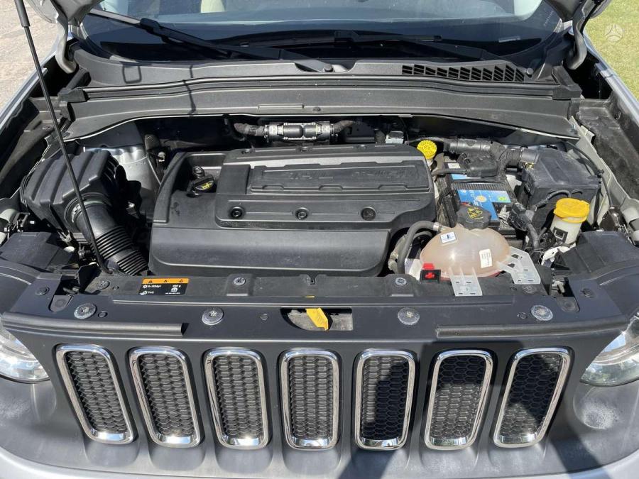 Pelēks Jeep Renegade 2017 Viļņa, ar dzinēja tilpumu 1.37 L un nobraukumu 112 tūkst. km par 8950 €, foto 24 vietnē AUTOMOTO.COM.LV