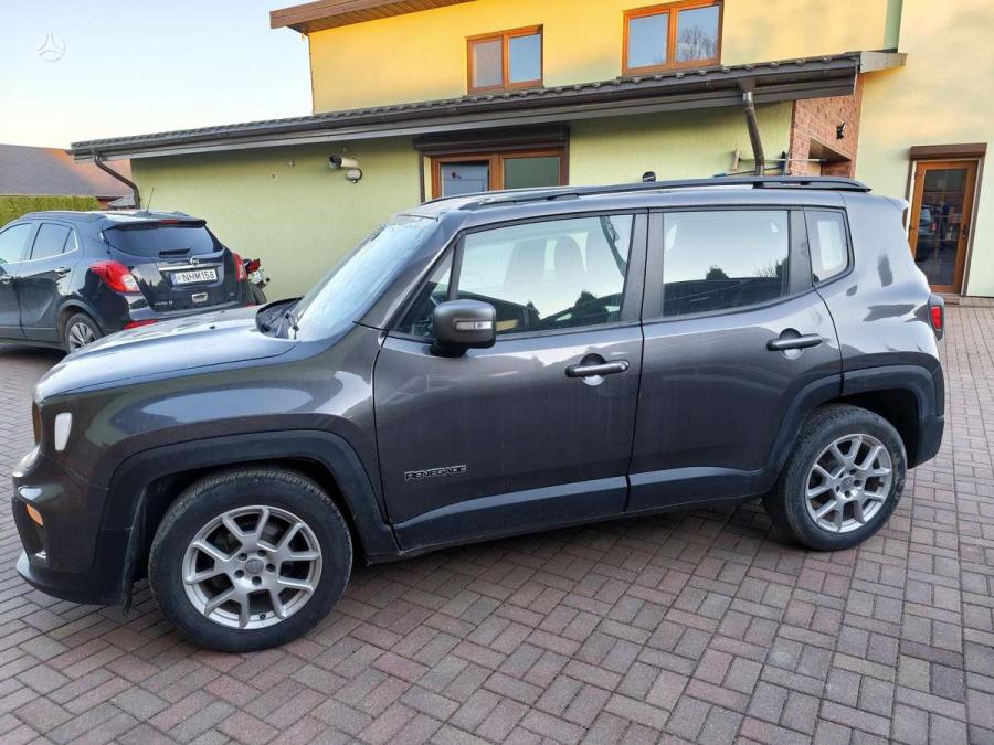 Grey Jeep Renegade 2019 in Taurage, with an engine capacity of 1.00 L and mileage of 60 thousand km for 3700 €, photo 3 on AUTOMOTO.COM.LV