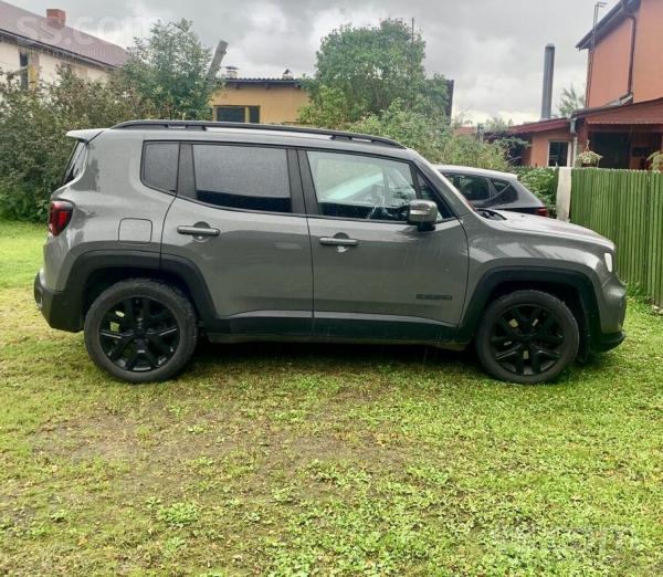 Pelēks Jeep Renegade 2020 Rīga, ar dzinēja tilpumu 1.30 L un nobraukumu 84 tūkst. km par 15300 €, foto 4 vietnē AUTOMOTO.COM.LV