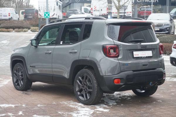 Pelēks Jeep Renegade 2021 Kauņa, ar dzinēja tilpumu 1.30 L un nobraukumu 50 tūkst. km par 24450 €, foto 2 vietnē AUTOMOTO.COM.LV