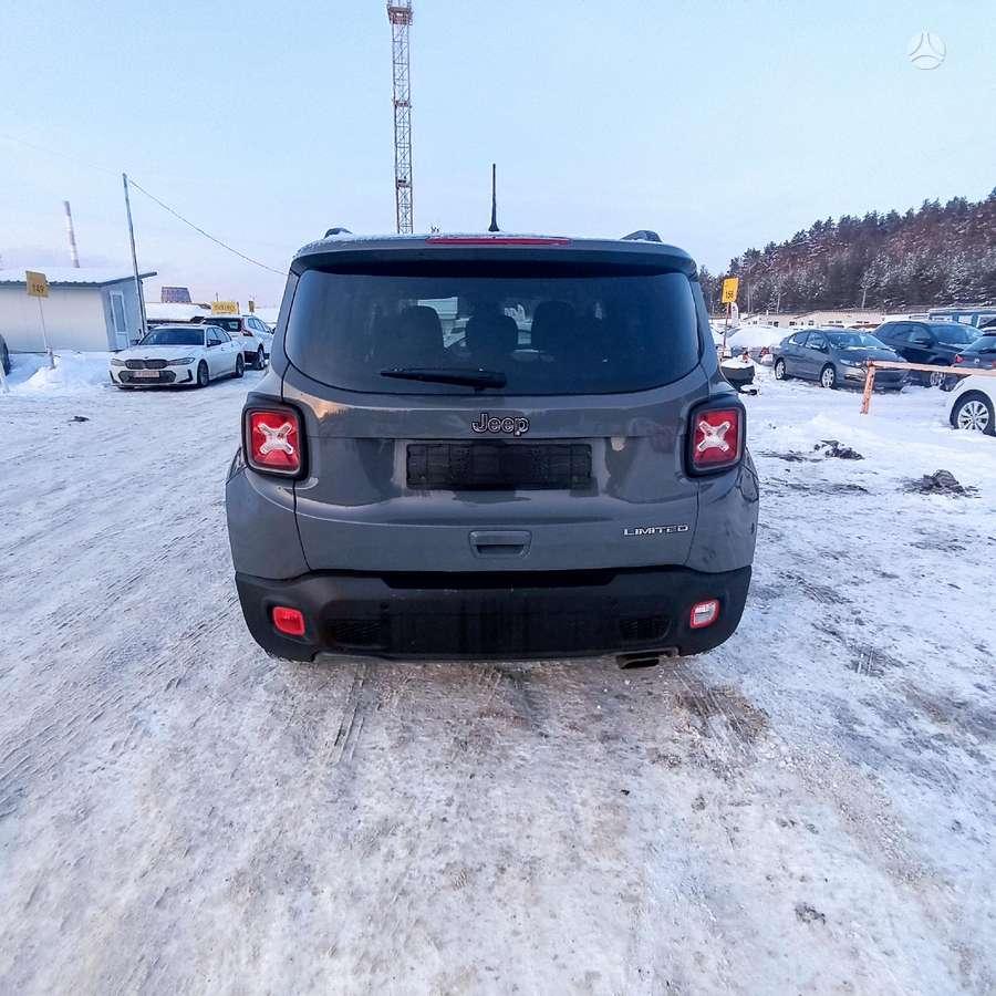 Grey Jeep Renegade 2021 in Vilnius, with an engine capacity of 1.33 L and mileage of 165 thousand km for 13200 €, photo 6 on AUTOMOTO.COM.LV