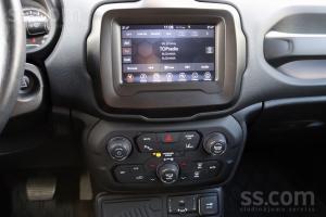 Pelēks Jeep Renegade 2021 Rīga, ar dzinēja tilpumu 1.30 L un nobraukumu 35 tūkst. km par 15490 €, foto 13 vietnē AUTOMOTO.COM.LV
