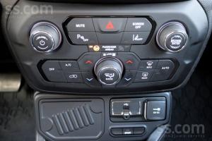 Pelēks Jeep Renegade 2021 Rīga, ar dzinēja tilpumu 1.30 L un nobraukumu 35 tūkst. km par 15490 €, foto 14 vietnē AUTOMOTO.COM.LV