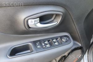 Pelēks Jeep Renegade 2021 Rīga, ar dzinēja tilpumu 1.30 L un nobraukumu 35 tūkst. km par 15490 €, foto 17 vietnē AUTOMOTO.COM.LV
