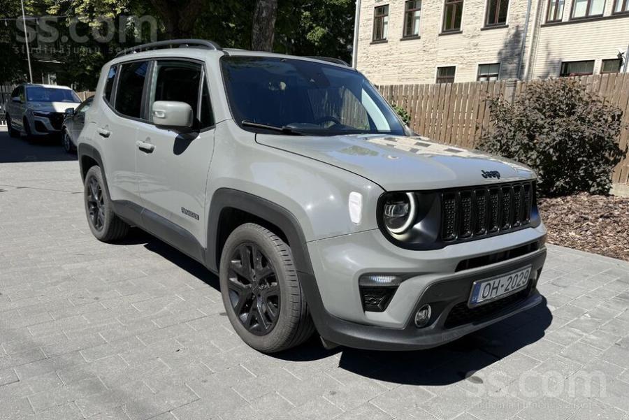 Pelēks Jeep Renegade 2021 Rīga, ar dzinēja tilpumu 1.30 L un nobraukumu 42 tūkst. km par 16750 €, foto 3 vietnē AUTOMOTO.COM.LV