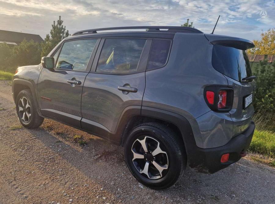 Pelēks Jeep Renegade 2021 Klaipėda, ar dzinēja tilpumu 1.33 L un nobraukumu 103 tūkst. km par 12900 €, foto 3 vietnē AUTOMOTO.COM.LV