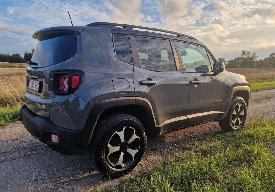 Pelēks Jeep Renegade 2021 Klaipėda, ar dzinēja tilpumu 1.33 L un nobraukumu 103 tūkst. km par 12900 €, foto 5 vietnē AUTOMOTO.COM.LV