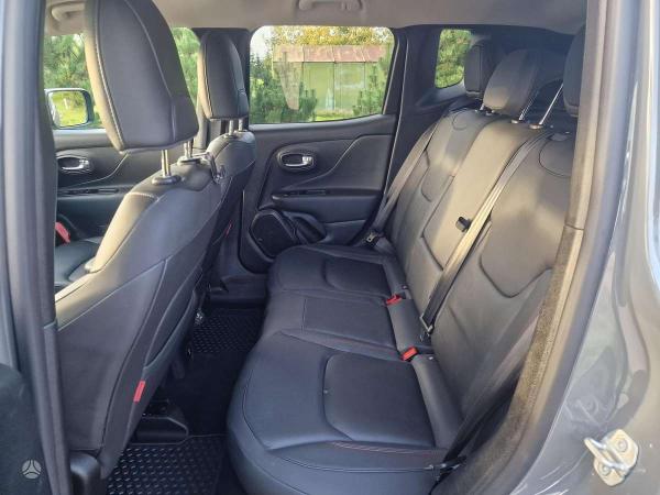 Jeep Renegade 2021 Klaipėda vietnē Pelēks Jeep Renegade 2021 Klaipėda, ar dzinēja tilpumu 1.33 L un nobraukumu 103 tūkst. km par 12900 €, foto 10 vietnē AUTOMOTO.COM.LV