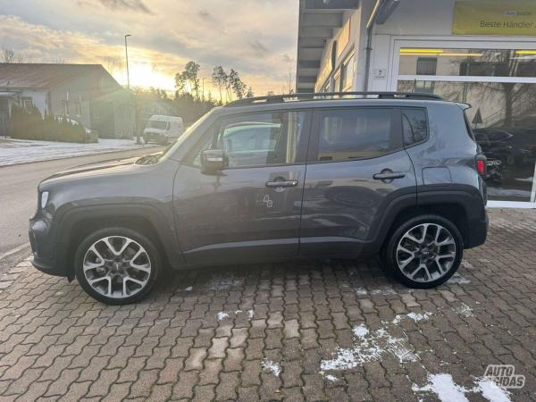 Pelēks Jeep Renegade 2022 Kauņa, ar dzinēja tilpumu 1.30 L un nobraukumu 32 tūkst. km par 24357 €, foto 8 vietnē AUTOMOTO.COM.LV