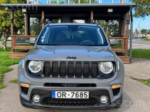 Grey Jeep Renegade 2022 in Riga, with an engine capacity of 1.30 L and mileage of 103 thousand km for 14900 €, photo 4 on AUTOMOTO.COM.LV