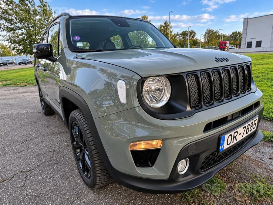 Grey Jeep Renegade 2022 in Riga, with an engine capacity of 1.30 L and mileage of 103 thousand km for 14900 €, photo 12 on AUTOMOTO.COM.LV