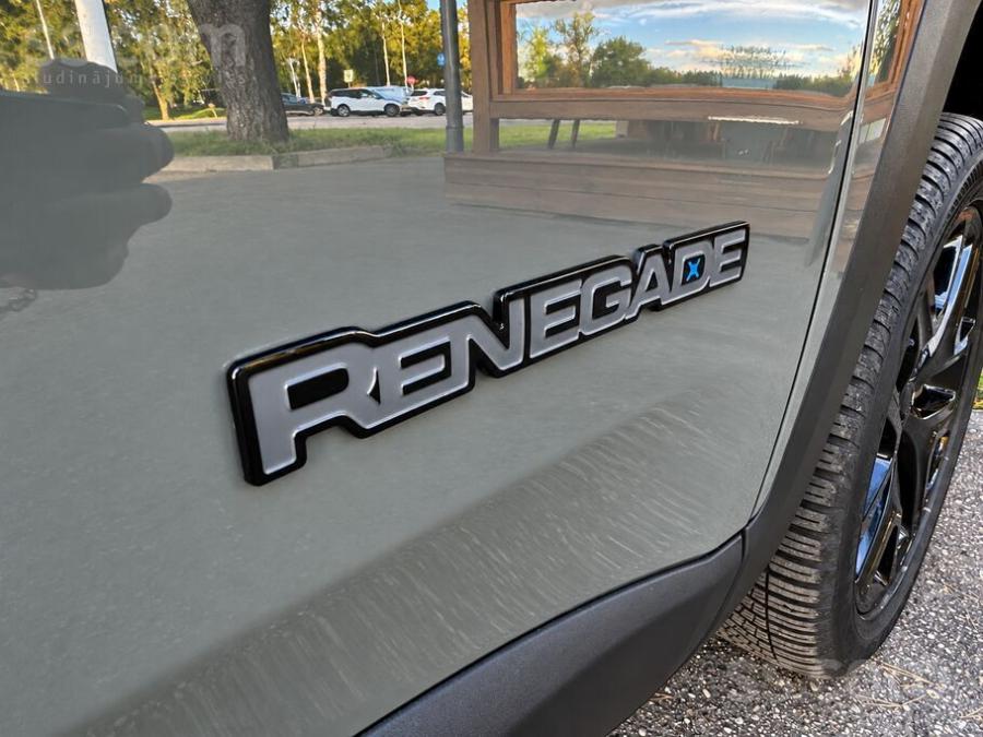 Grey Jeep Renegade 2022 in Riga, with an engine capacity of 1.30 L and mileage of 103 thousand km for 14900 €, photo 14 on AUTOMOTO.COM.LV