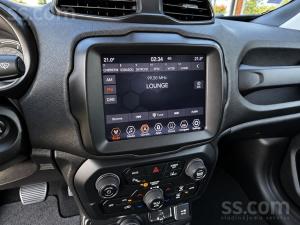 Grey Jeep Renegade 2022 in Riga, with an engine capacity of 1.30 L and mileage of 103 thousand km for 14900 €, photo 23 on AUTOMOTO.COM.LV