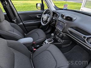 Grey Jeep Renegade 2022 in Riga, with an engine capacity of 1.30 L and mileage of 103 thousand km for 14900 €, photo 27 on AUTOMOTO.COM.LV