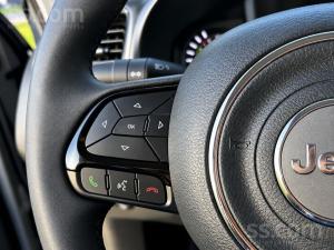 Grey Jeep Renegade 2022 in Riga, with an engine capacity of 1.30 L and mileage of 103 thousand km for 14900 €, photo 28 on AUTOMOTO.COM.LV