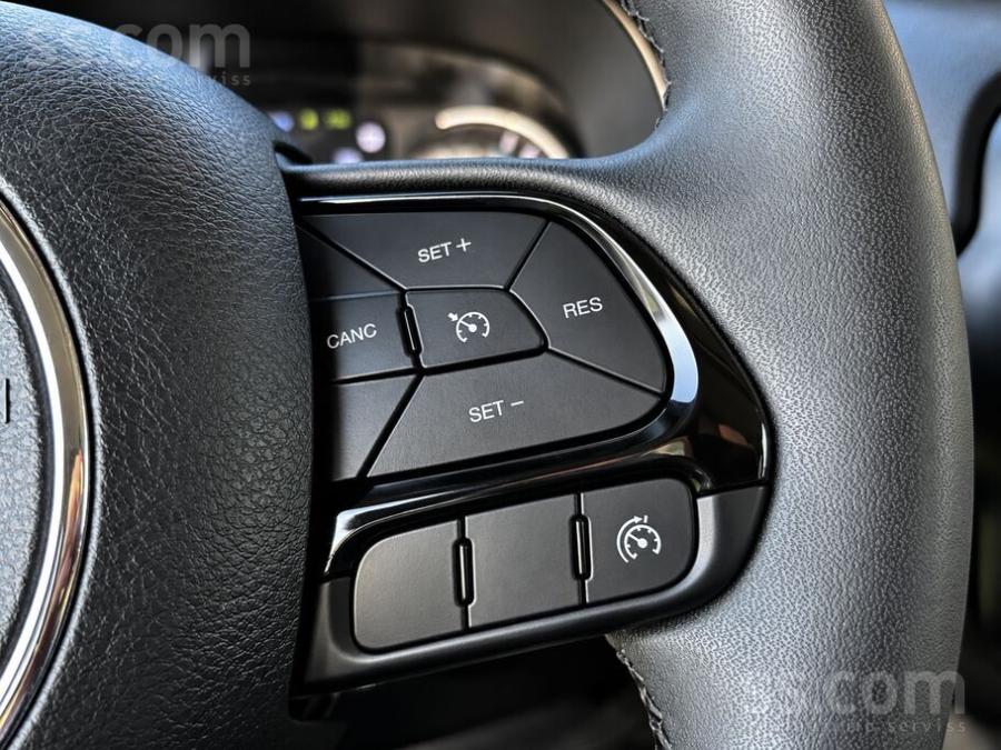Grey Jeep Renegade 2022 in Riga, with an engine capacity of 1.30 L and mileage of 103 thousand km for 14900 €, photo 29 on AUTOMOTO.COM.LV