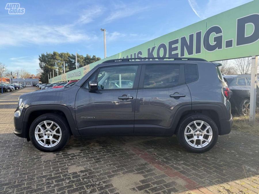 Grey Jeep Renegade 2023 in Kaunas, with an engine capacity of 1.50 L and mileage of 12 thousand km for 22398 €, photo 2 on AUTOMOTO.COM.LV