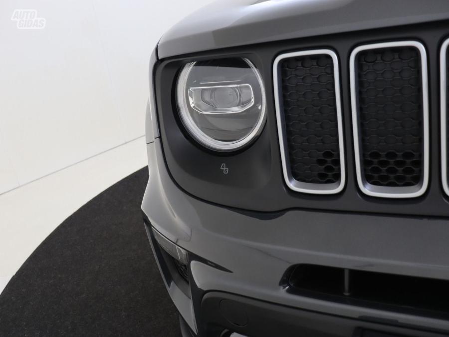 Grey Jeep Renegade 2024 in Kaunas, with an engine capacity of 1.50 L and mileage of 26 thousand km for 28714 €, photo 13 on AUTOMOTO.COM.LV