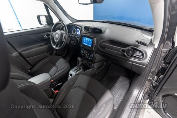 Grey Jeep Renegade 2021 in Tallinn, with an engine capacity of 1.40 L and mileage of 43 thousand km for 17900 €, photo 8 on AUTOMOTO.COM.LV