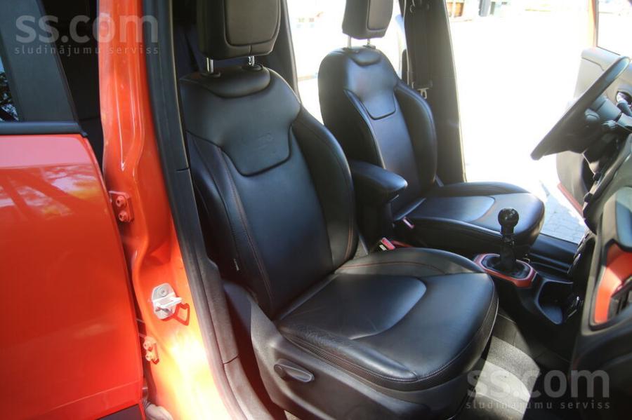 Oranžs Jeep Renegade 2014 Rīga, ar dzinēja tilpumu 2.00 L un nobraukumu 285 tūkst. km par 6790 €, foto 16 vietnē AUTOMOTO.COM.LV