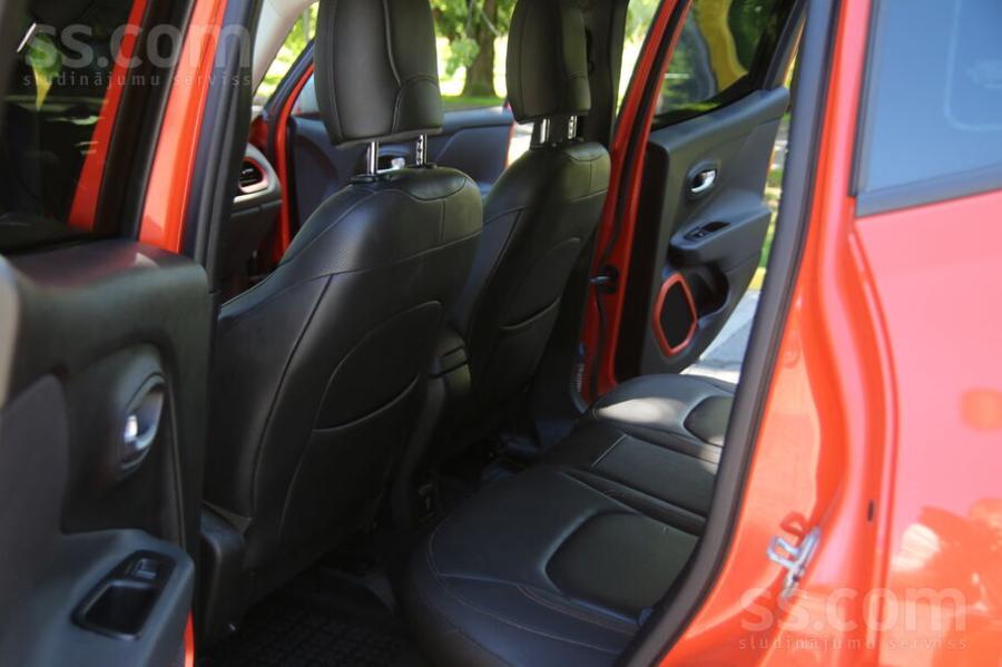 Oranžs Jeep Renegade 2014 Rīga, ar dzinēja tilpumu 2.00 L un nobraukumu 285 tūkst. km par 6790 €, foto 18 vietnē AUTOMOTO.COM.LV