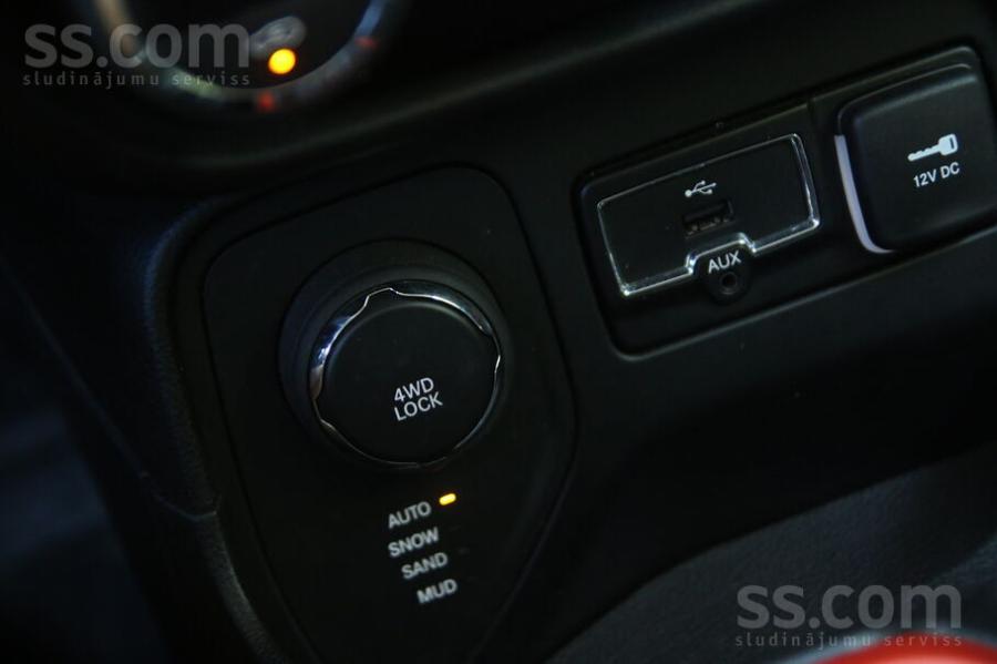 Oranžs Jeep Renegade 2014 Rīga, ar dzinēja tilpumu 2.00 L un nobraukumu 285 tūkst. km par 6790 €, foto 24 vietnē AUTOMOTO.COM.LV