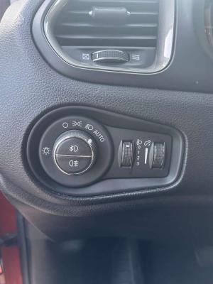 Orange Jeep Renegade 2019 in Kaunas, with an engine capacity of 1.60 L and mileage of 209 thousand km for 9250 €, photo 13 on AUTOMOTO.COM.LV