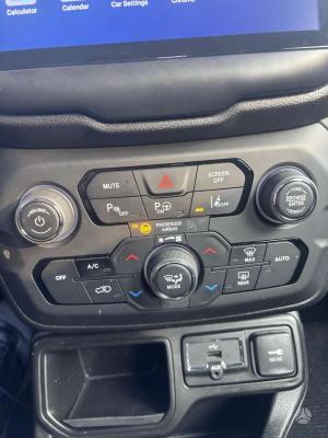 Orange Jeep Renegade 2019 in Kaunas, with an engine capacity of 1.60 L and mileage of 209 thousand km for 9250 €, photo 17 on AUTOMOTO.COM.LV