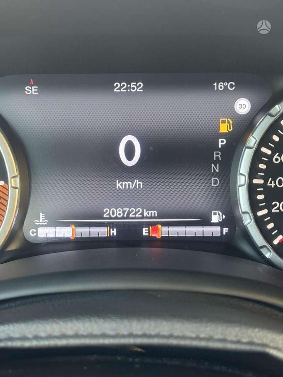 Orange Jeep Renegade 2019 in Kaunas, with an engine capacity of 1.60 L and mileage of 209 thousand km for 9250 €, photo 20 on AUTOMOTO.COM.LV