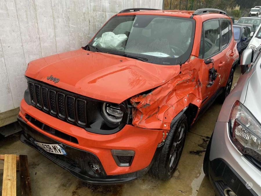 Oranžs Jeep Renegade 2021 Tauragė, ar dzinēja tilpumu 1.00 L un nobraukumu 48 tūkst. km par 6100 €, foto 2 vietnē AUTOMOTO.COM.LV