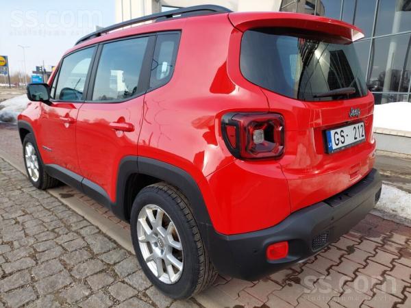 Red Jeep Renegade 2020 in Daugavpils, with an engine capacity of 1.30 L and mileage of 105 thousand km for 14300 €, photo 6 on AUTOMOTO.COM.LV