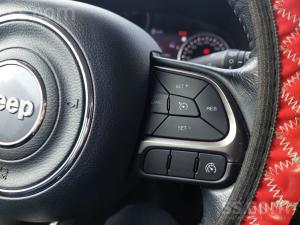 Red Jeep Renegade 2020 in Daugavpils, with an engine capacity of 1.30 L and mileage of 105 thousand km for 14300 €, photo 15 on AUTOMOTO.COM.LV