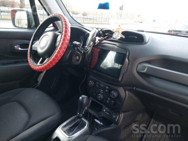 Red Jeep Renegade 2020 in Daugavpils, with an engine capacity of 1.30 L and mileage of 108 thousand km for 13000 €, photo 5 on AUTOMOTO.COM.LV