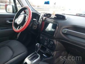 Red Jeep Renegade 2020 in Daugavpils, with an engine capacity of 1.30 L and mileage of 108 thousand km for 13000 €, photo 6 on AUTOMOTO.COM.LV