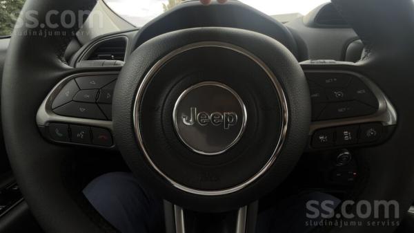 Red Jeep Renegade 2023 in Riga, with an engine capacity of 1.50 L and mileage of 52 thousand km for 14990 €, photo 11 on AUTOMOTO.COM.LV