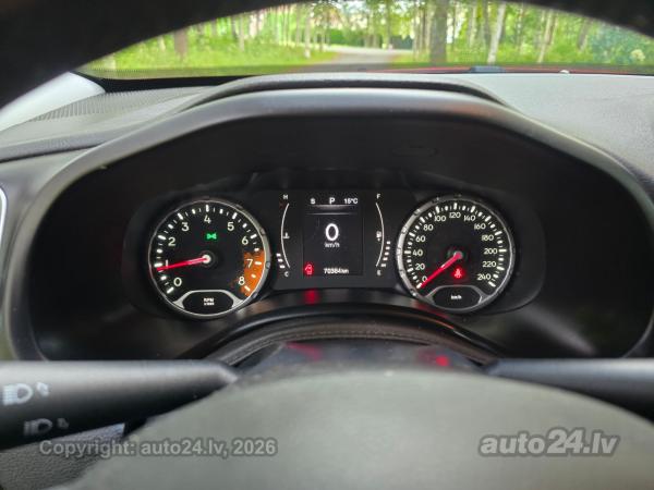 Красный Джип Ренегат 2016 в Таллин, объемом двигателя 1.40 л и пробегом 70 тыс. км за 11000 €, фото 5 на AUTOMOTO.COM.LV