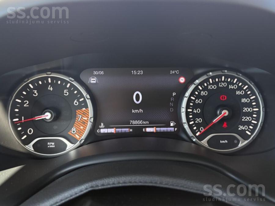 Violets Jeep Renegade 2021 Rīga, ar dzinēja tilpumu 1.30 L un nobraukumu 79 tūkst. km par 15500 €, foto 17 vietnē AUTOMOTO.COM.LV