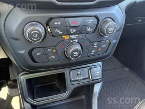Violets Jeep Renegade 2021 Rīga, ar dzinēja tilpumu 1.30 L un nobraukumu 79 tūkst. km par 15500 €, foto 21 vietnē AUTOMOTO.COM.LV