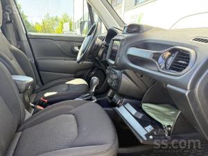Violets Jeep Renegade 2021 Rīga, ar dzinēja tilpumu 1.30 L un nobraukumu 79 tūkst. km par 15500 €, foto 24 vietnē AUTOMOTO.COM.LV