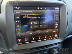 Violets Jeep Renegade 2021 Rīga, ar dzinēja tilpumu 1.30 L un nobraukumu 79 tūkst. km par 15500 €, foto 26 vietnē AUTOMOTO.COM.LV