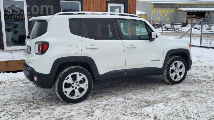 White Jeep Renegade 2015 in Riga, with an engine capacity of 2.00 L and mileage of 160 thousand km for 10600 €, photo 14 on AUTOMOTO.COM.LV