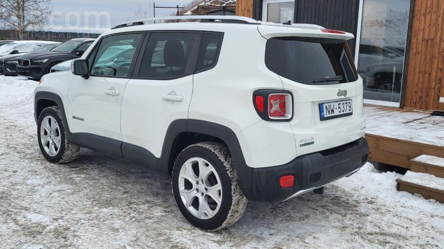 White Jeep Renegade 2015 in Riga, with an engine capacity of 2.00 L and mileage of 160 thousand km for 10600 €, photo 16 on AUTOMOTO.COM.LV