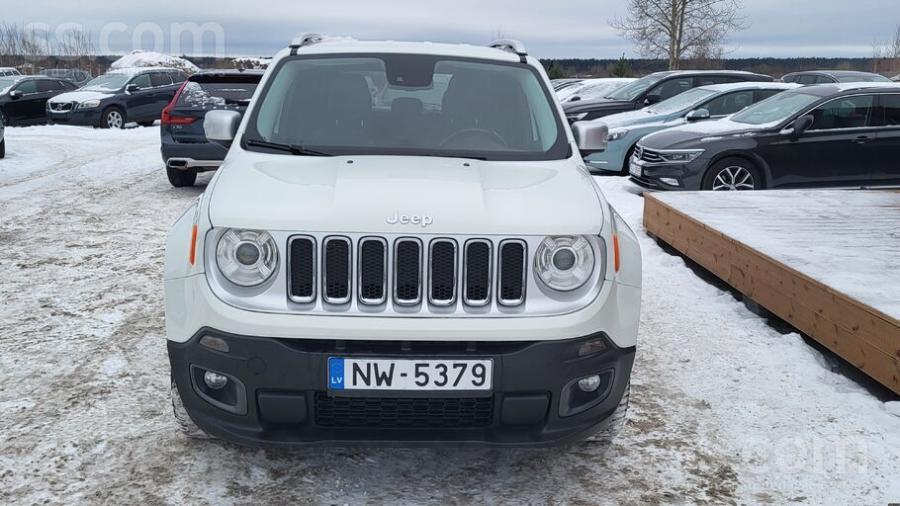White Jeep Renegade 2015 in Riga, with an engine capacity of 2.00 L and mileage of 160 thousand km for 10600 €, photo 17 on AUTOMOTO.COM.LV