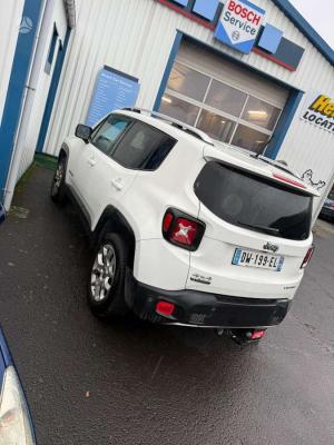 White Jeep Renegade 2015 in Taurage, with an engine capacity of 1.96 L and mileage of 208 thousand km for 8699 €, photo 4 on AUTOMOTO.COM.LV