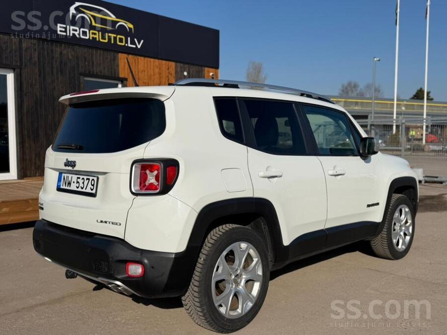 White Jeep Renegade 2015 in Riga, with an engine capacity of 2.00 L and mileage of 161 thousand km for 10490 €, photo 3 on AUTOMOTO.COM.LV