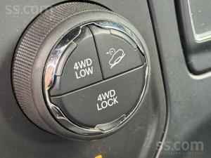 Balts Jeep Renegade 2015 Rīga, ar dzinēja tilpumu 2.00 L un nobraukumu 161 tūkst. km par 10300 €, foto 13 vietnē AUTOMOTO.COM.LV