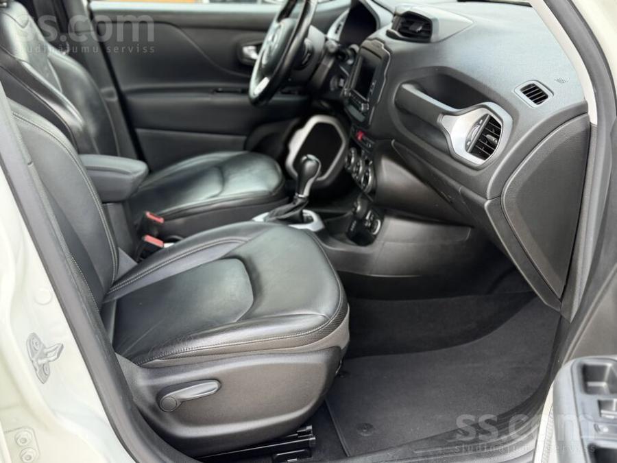 Balts Jeep Renegade 2015 Rīga, ar dzinēja tilpumu 2.00 L un nobraukumu 161 tūkst. km par 10300 €, foto 17 vietnē AUTOMOTO.COM.LV