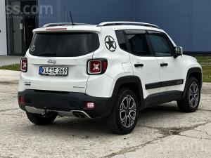 White Jeep Renegade 2015 in Riga, with an engine capacity of 2.00 L and mileage of 167 thousand km for 9499 €, photo 10 on AUTOMOTO.COM.LV